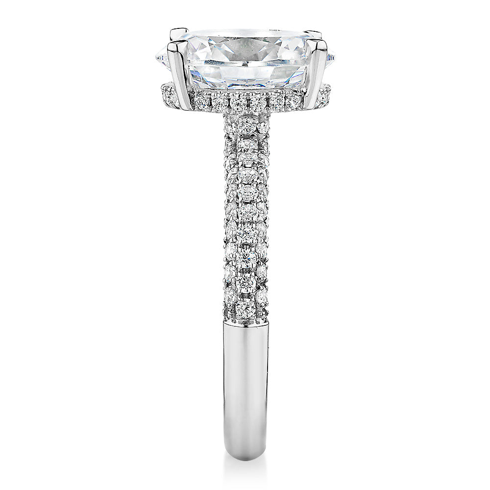 Oval and Round Brilliant shouldered engagement ring with 4.35 carats ...