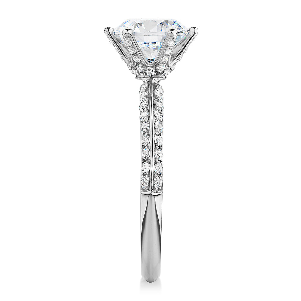 Round Brilliant shouldered engagement ring with 2.47 carats* of diamon ...